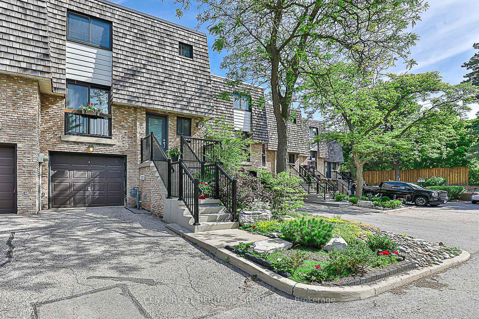 26 - 4 Vale Carse Way, Toronto, ON M2R 3H5
