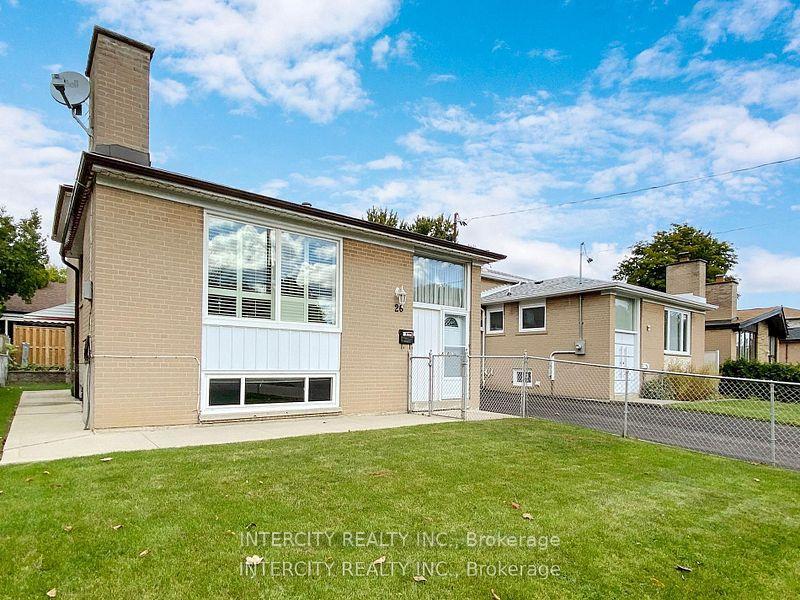 26 Donnalyn Drive, Toronto, ON M2R 2R8