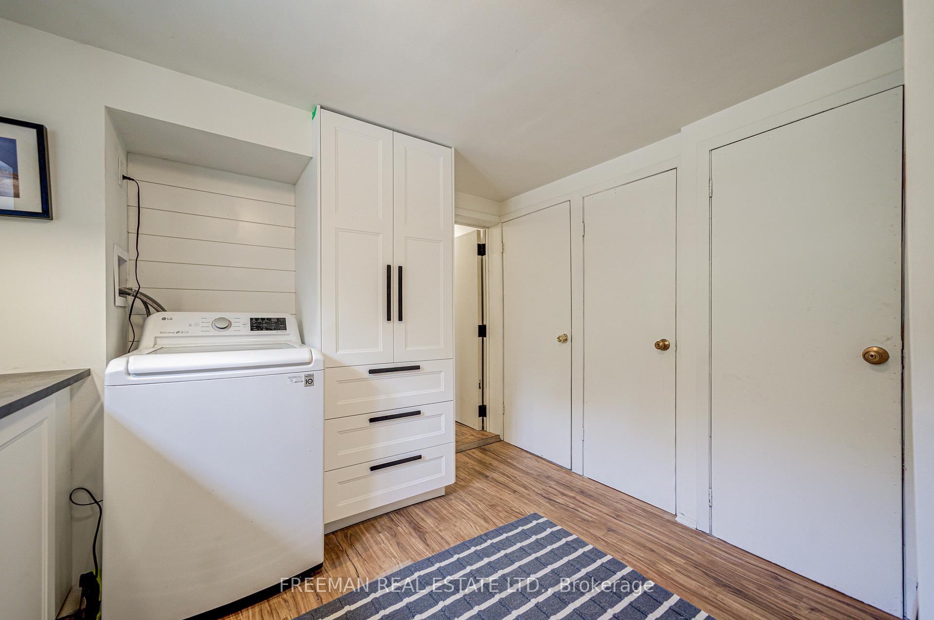 26 Edgeware Drive, Toronto, ON M8W 3W8