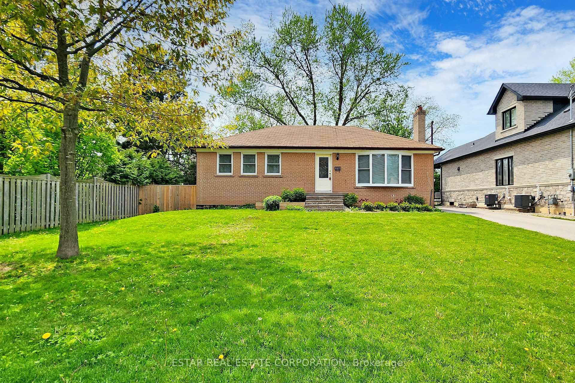 26 Elm Street, Markham, ON L3P 2V5