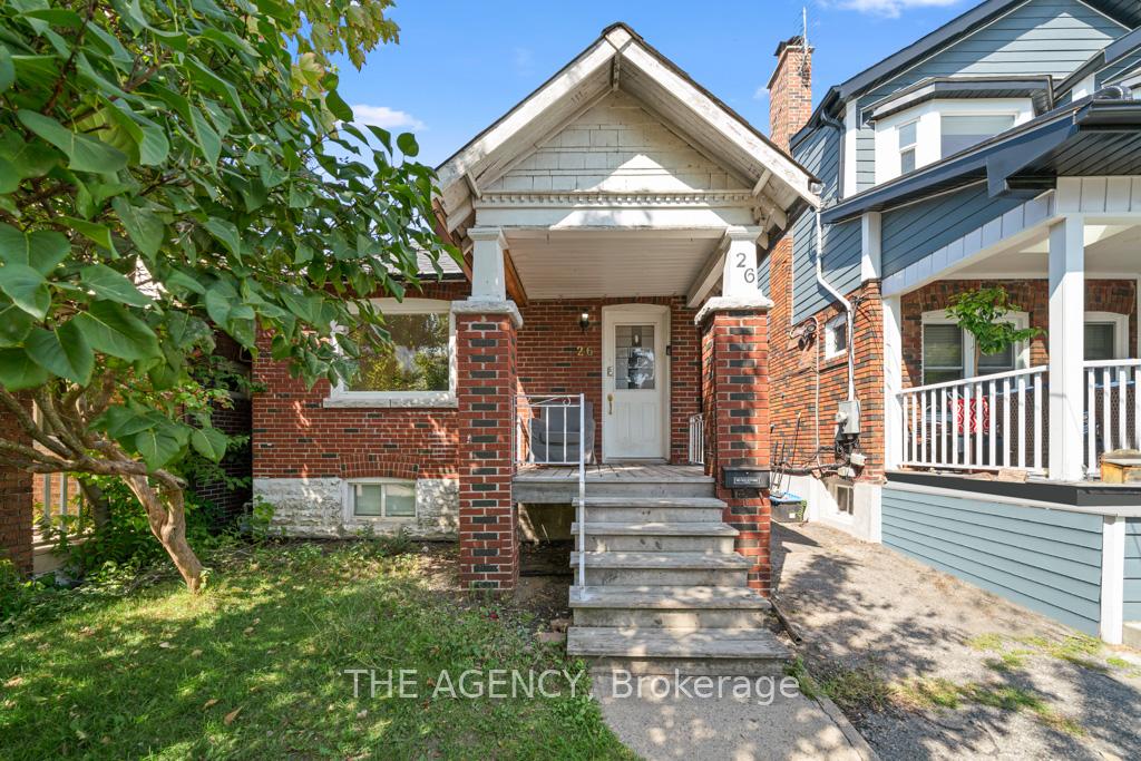26 Gatwick Avenue, Toronto, ON M4C 1W3