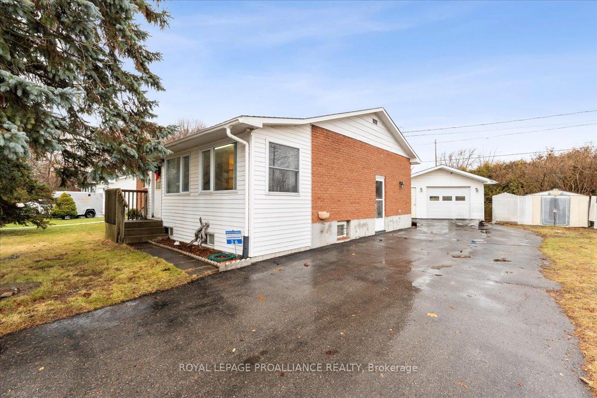 26 Highside Road, Quinte West, ON K8V 5P5