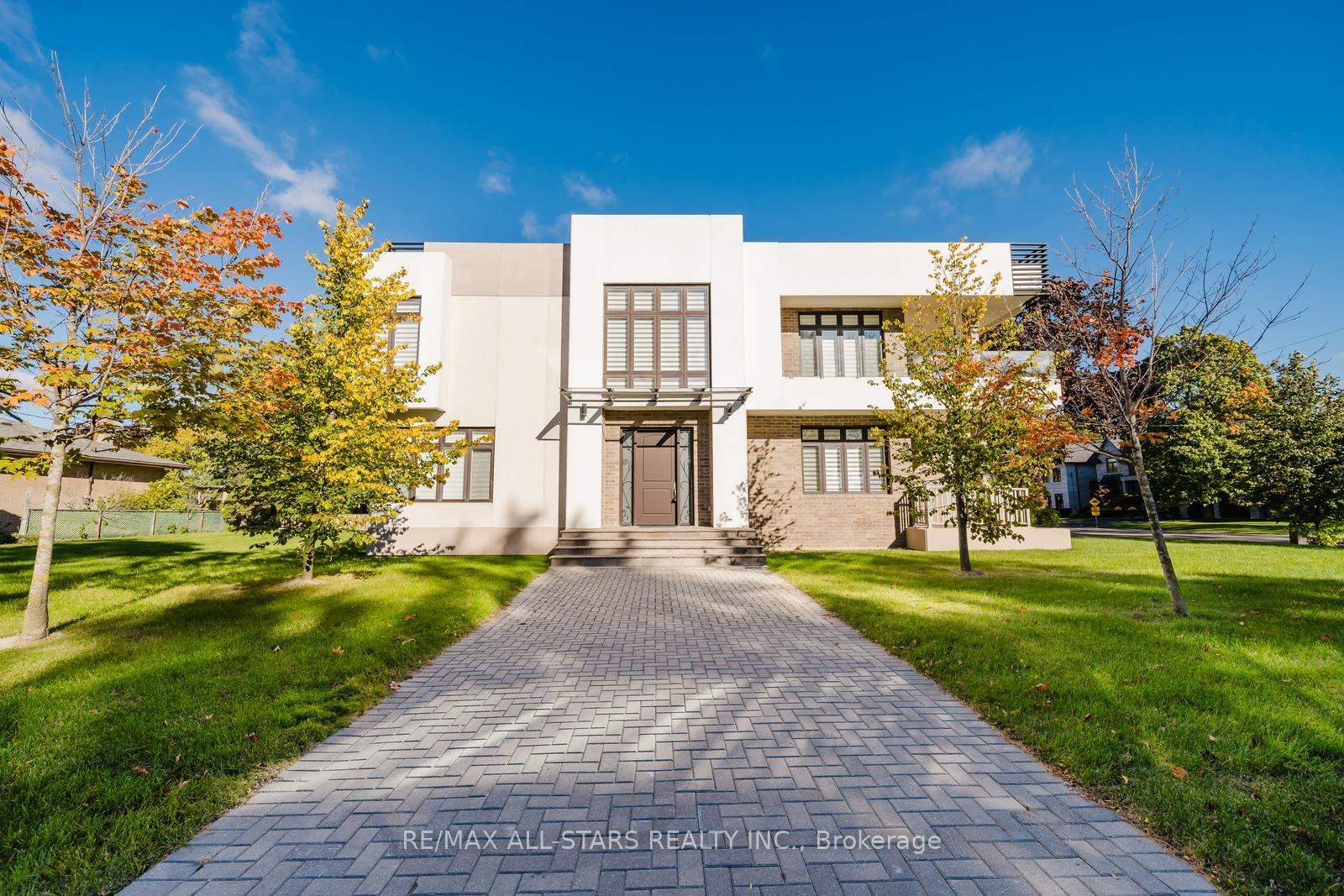 26 Lancer Drive, Vaughan, ON L6A 1E1