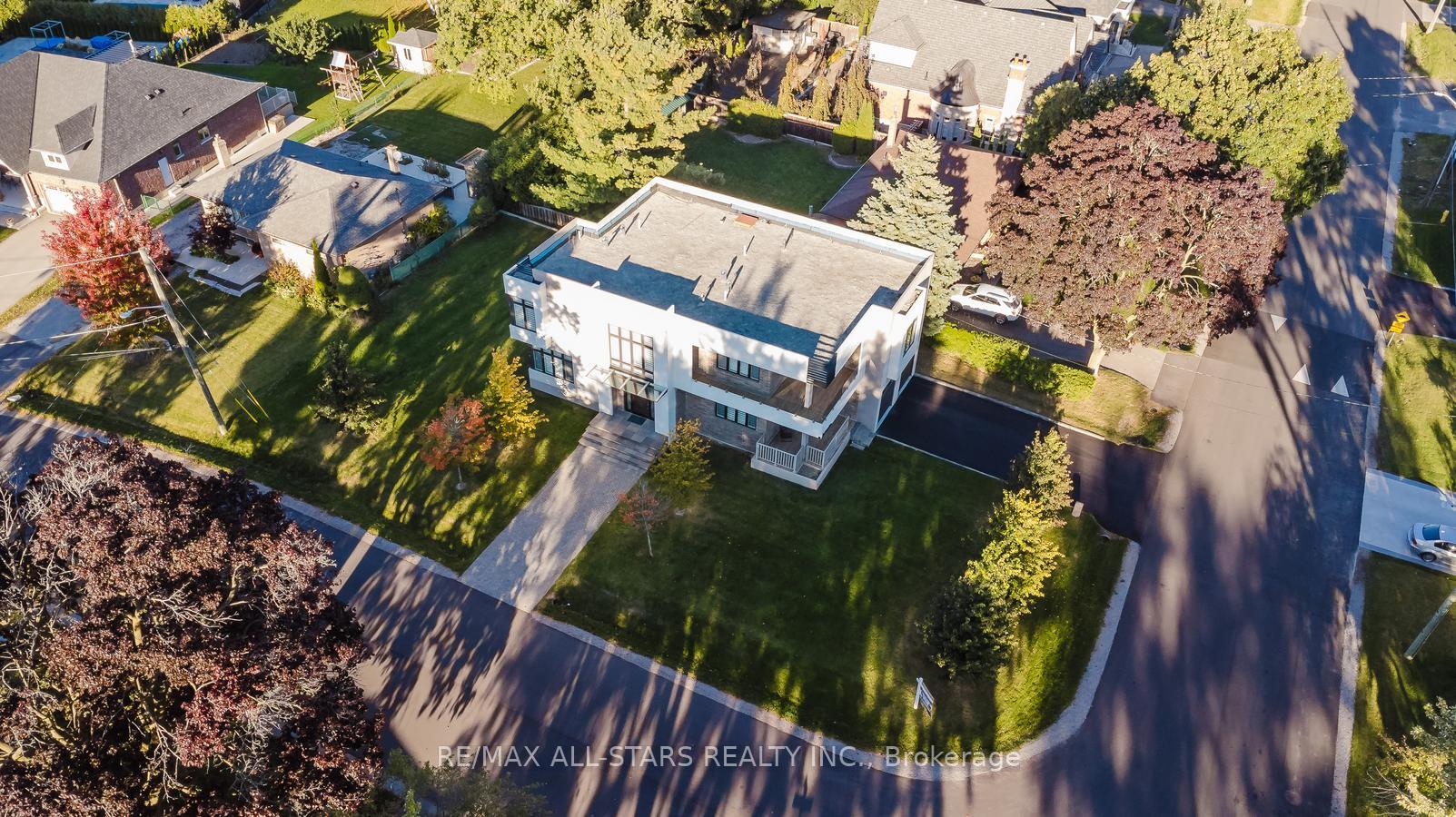 26 Lancer Drive, Vaughan, ON L6A 1E1