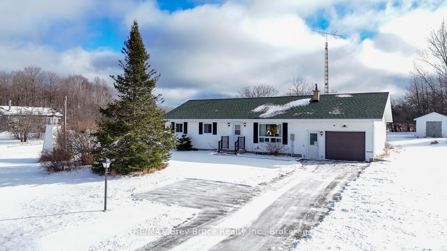 26 Maple Golf Crescent, Northern Bruce Peninsula, ON N0H 2R0