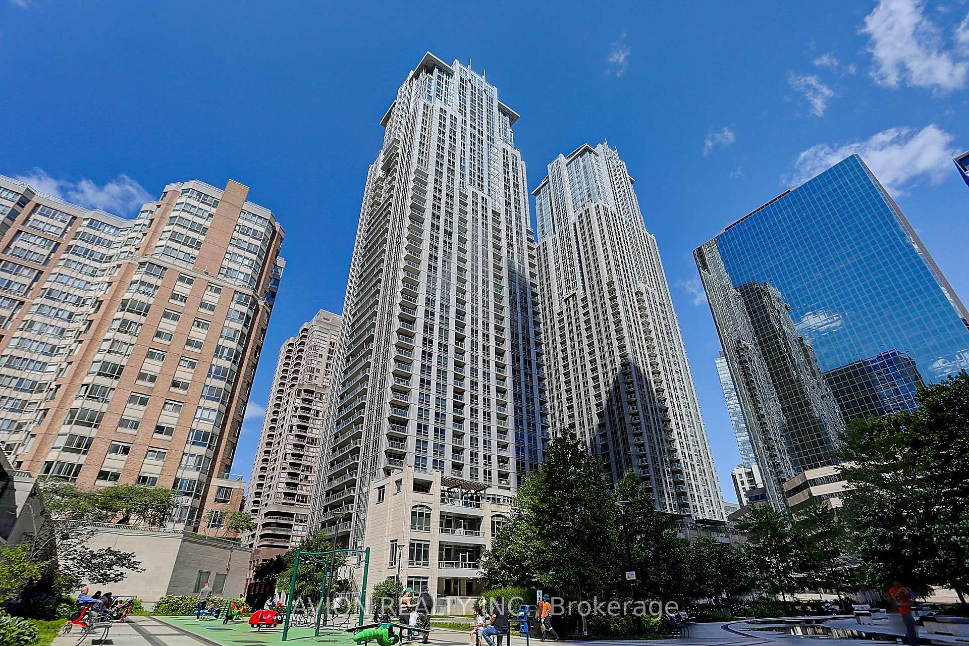 Toronto Real Estate MLS® Listings & Houses For Sale
