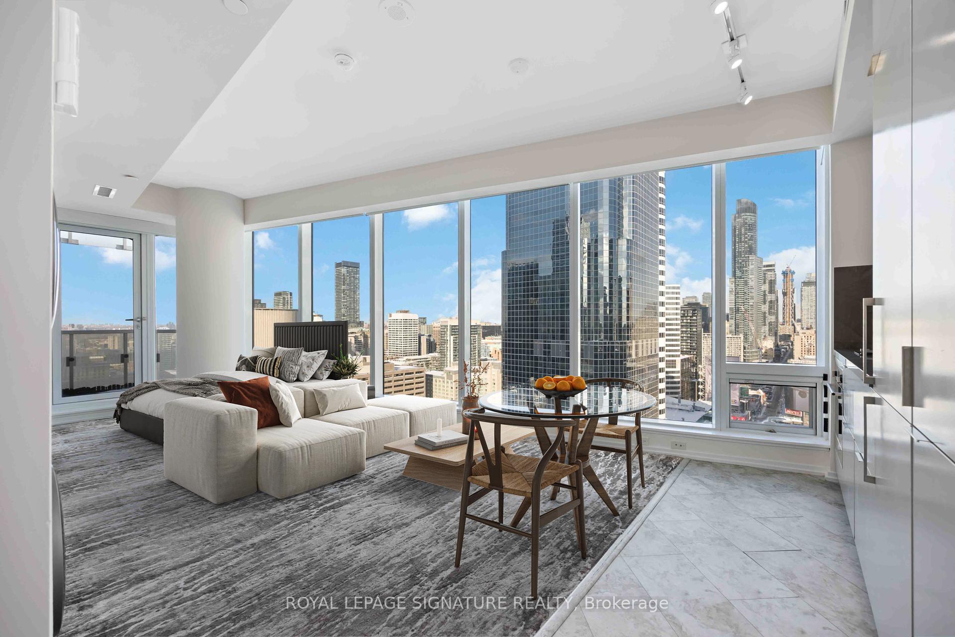 2612 - 197 Yonge Street, Toronto, ON M5B 1M4