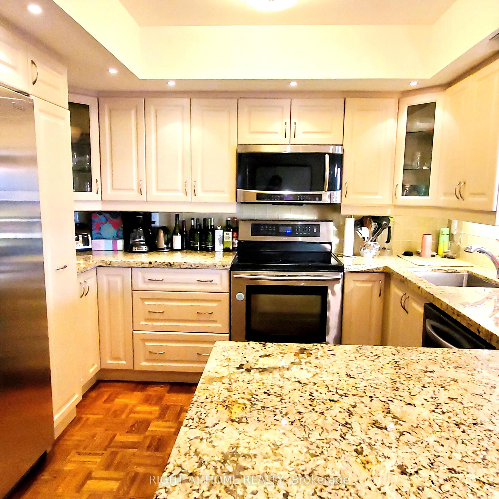 2614 - 1001 Bay Street, Toronto, ON M5S 3A6