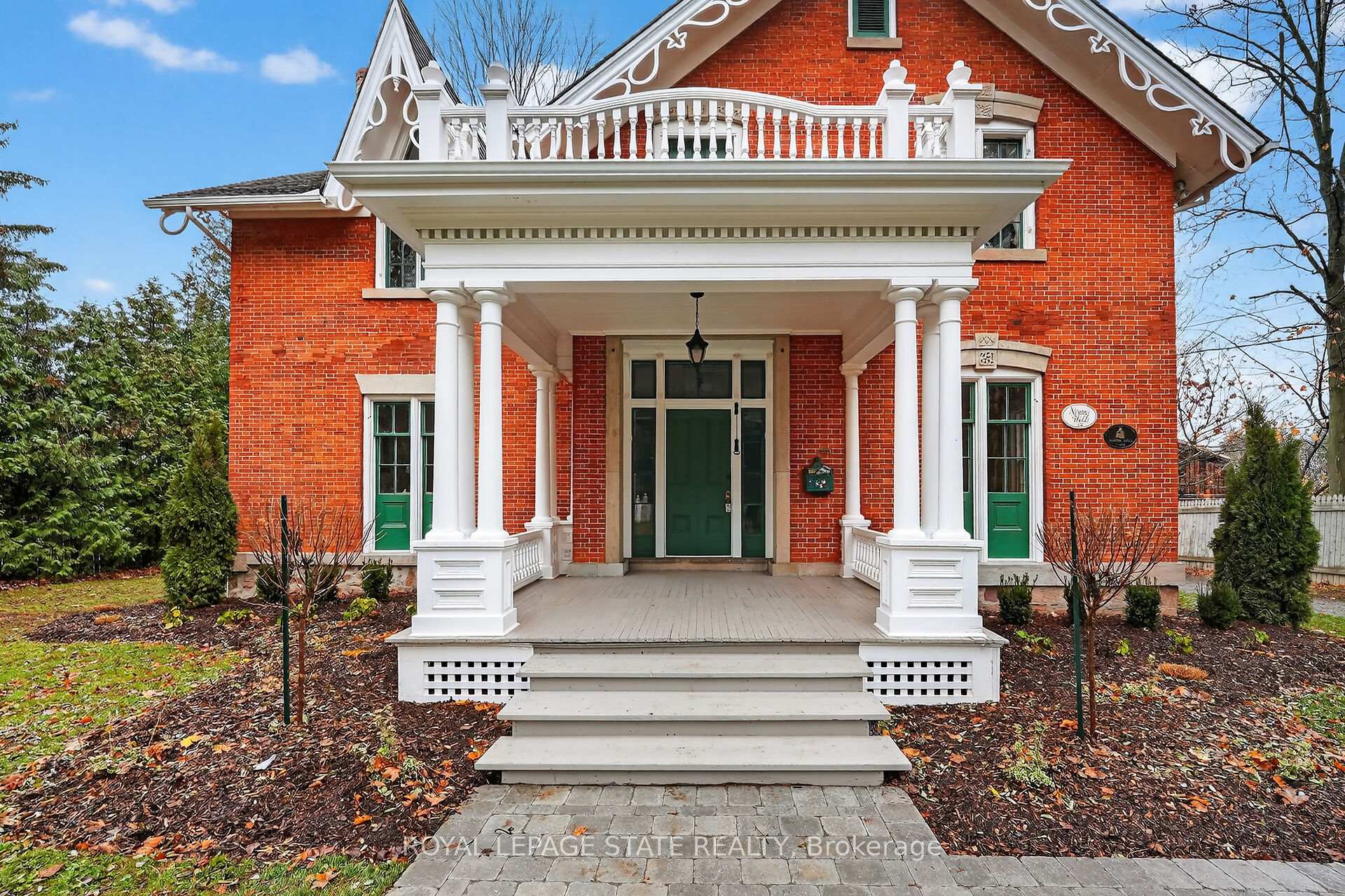 262 Main Street W, Grimsby, ON L3M 1S4