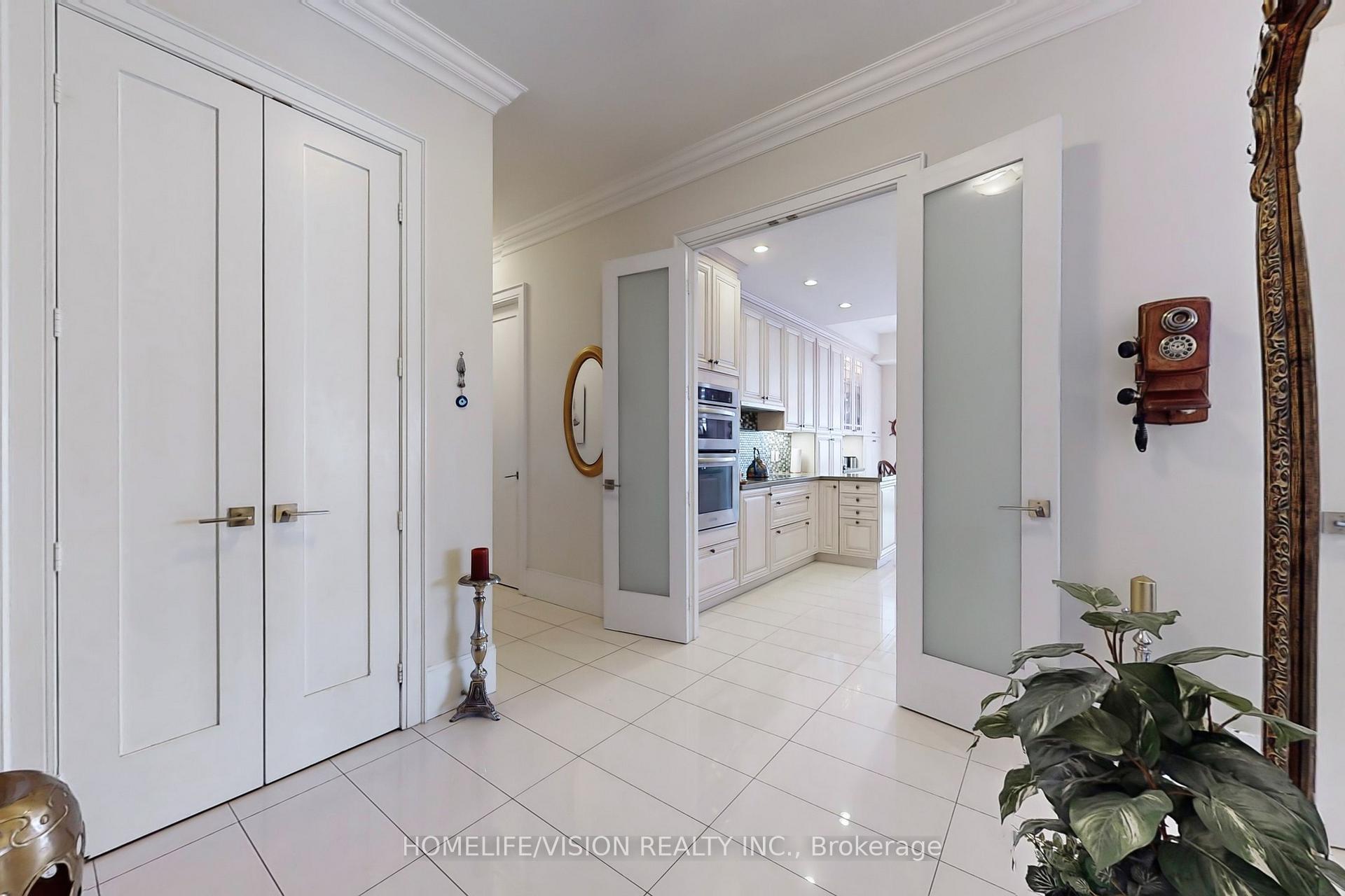 2620 - 70 Roehampton Avenue, Toronto, ON M4P 1R2