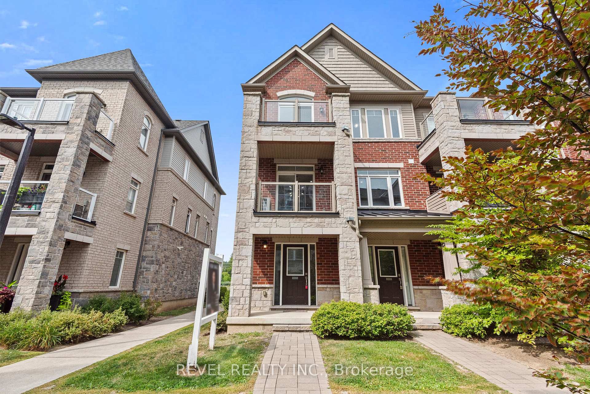 2621 Garrison Crossing, Pickering, ON L1X 0E5