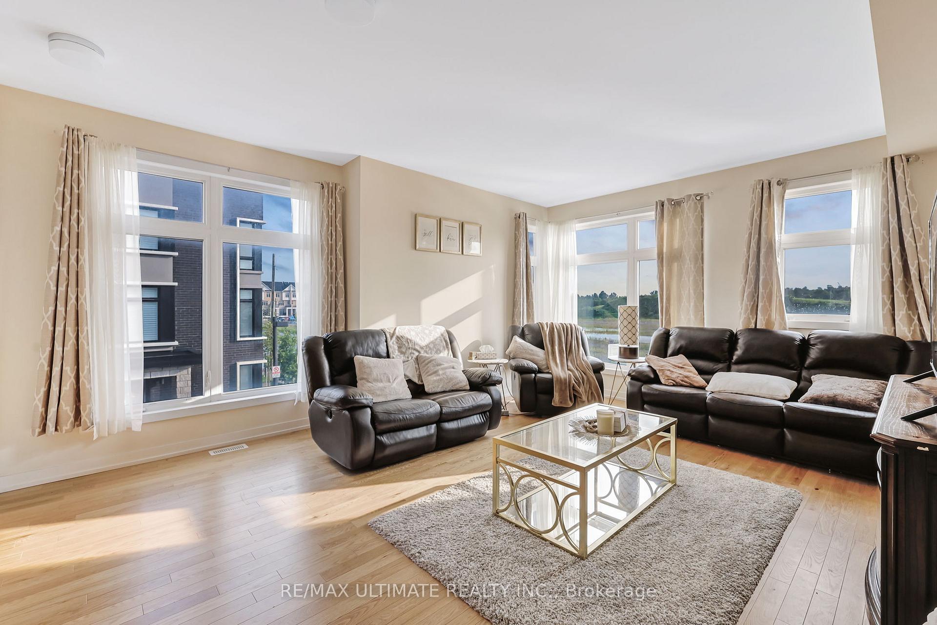 2632 Castlegate Crossing Drive, Pickering, ON L1X 0H6