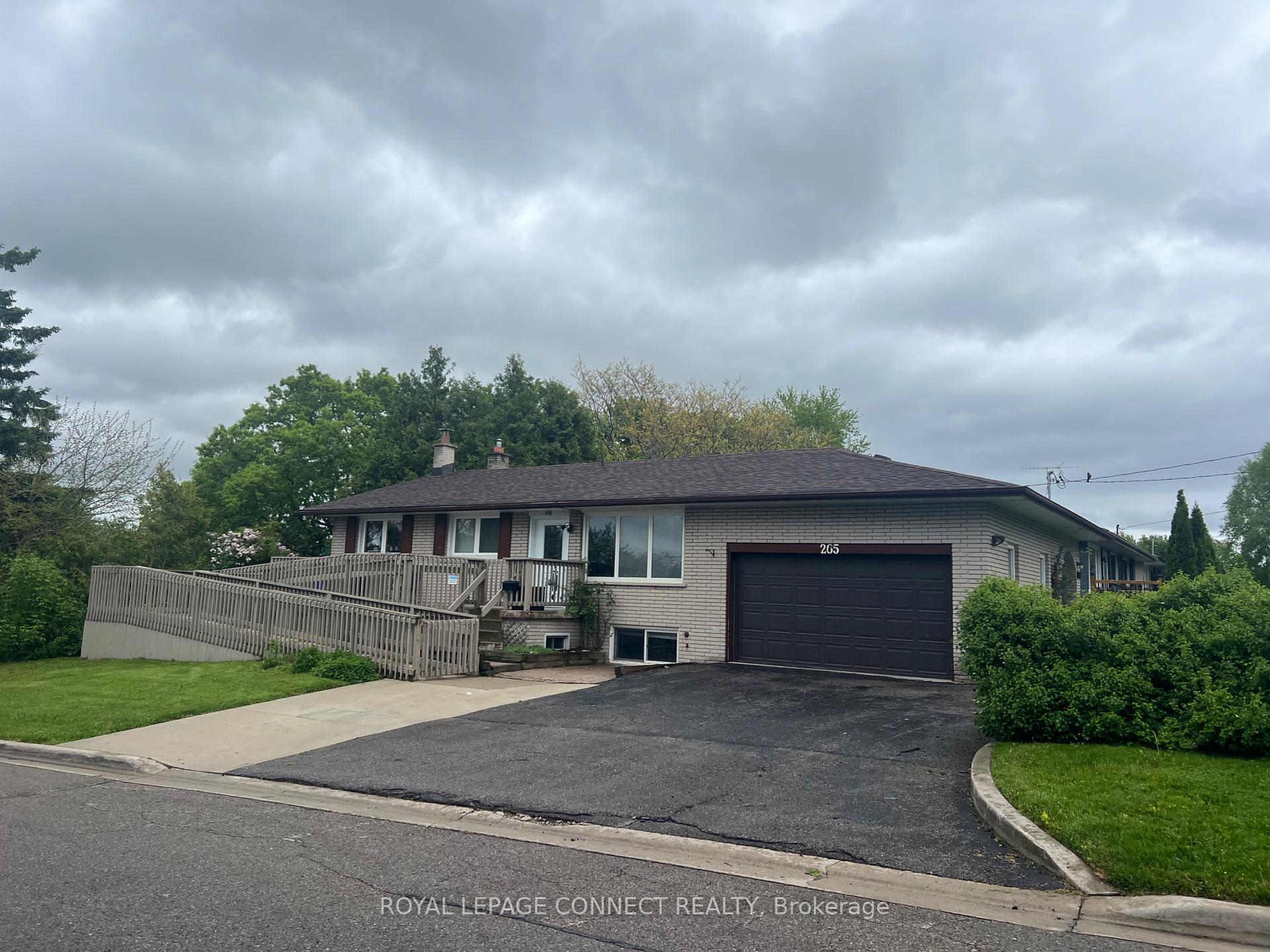 265 Chadburn Street, Oshawa, ON L1H 5V7