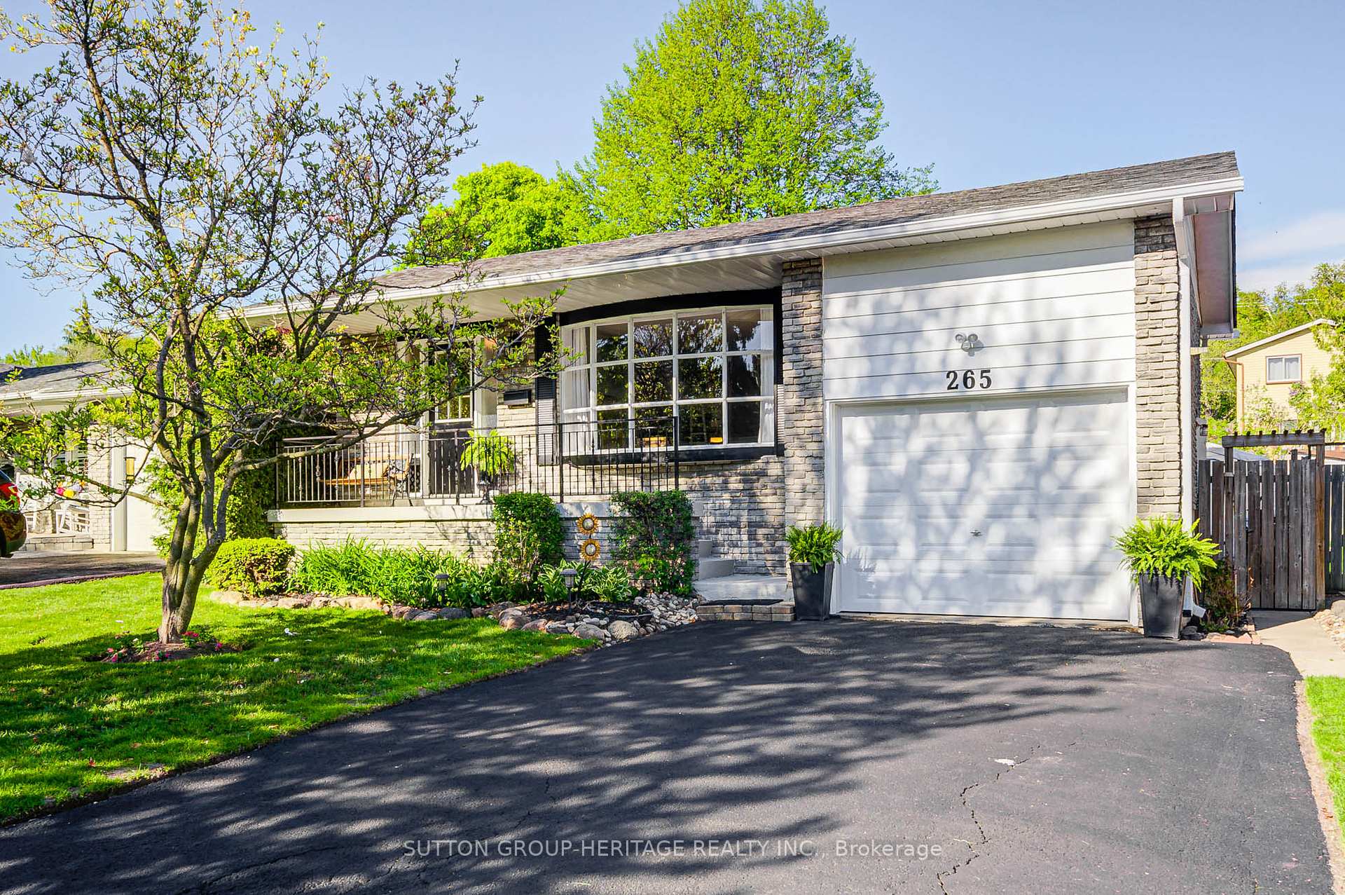 265 Viewmount Street, Oshawa, ON L1H 7C2