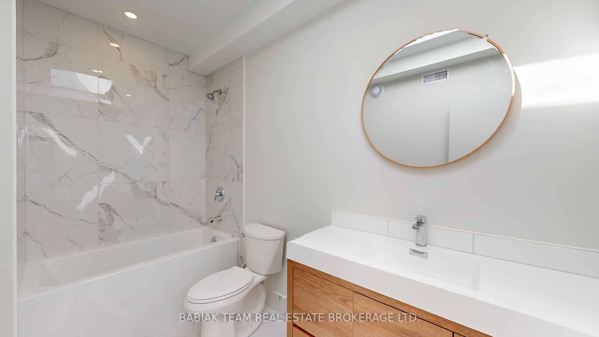 201 - 268 Jane Street, Toronto, ON M6S 3Z2