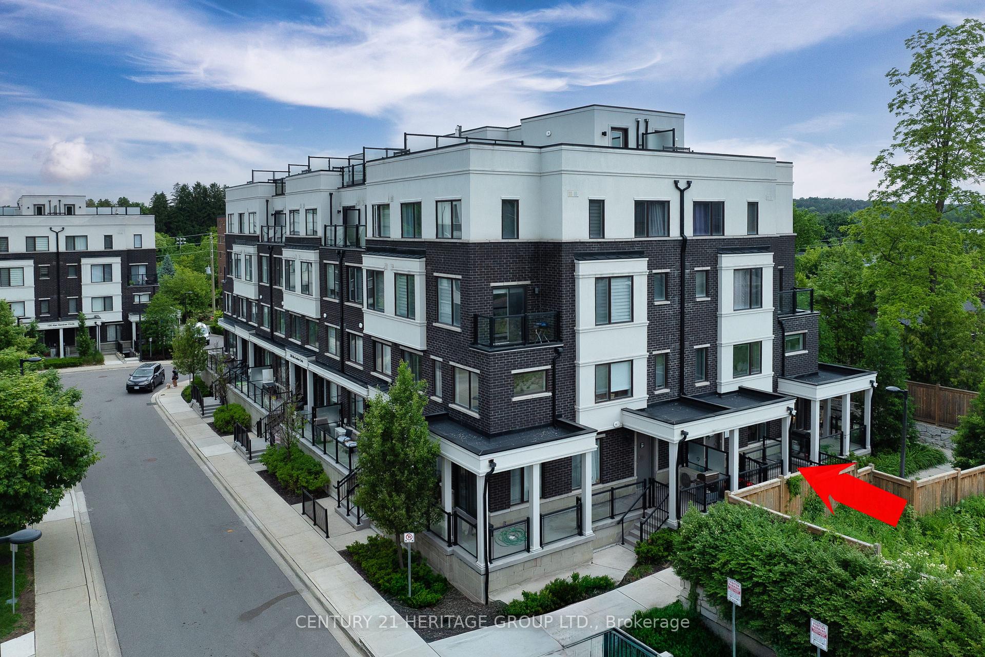 27 - 200 Alex Gardner Circle, Aurora, ON L4G 3G5