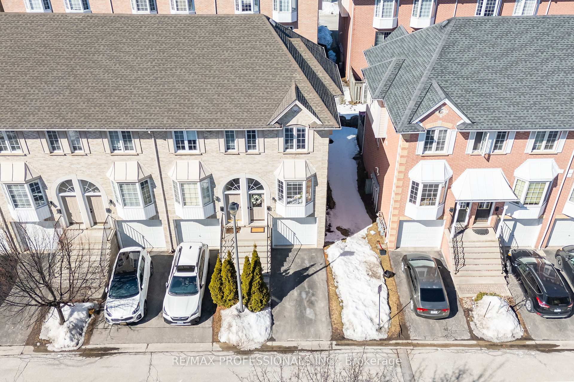 27 - 3480 Upper Middle Road, Burlington, ON L7M 4R7