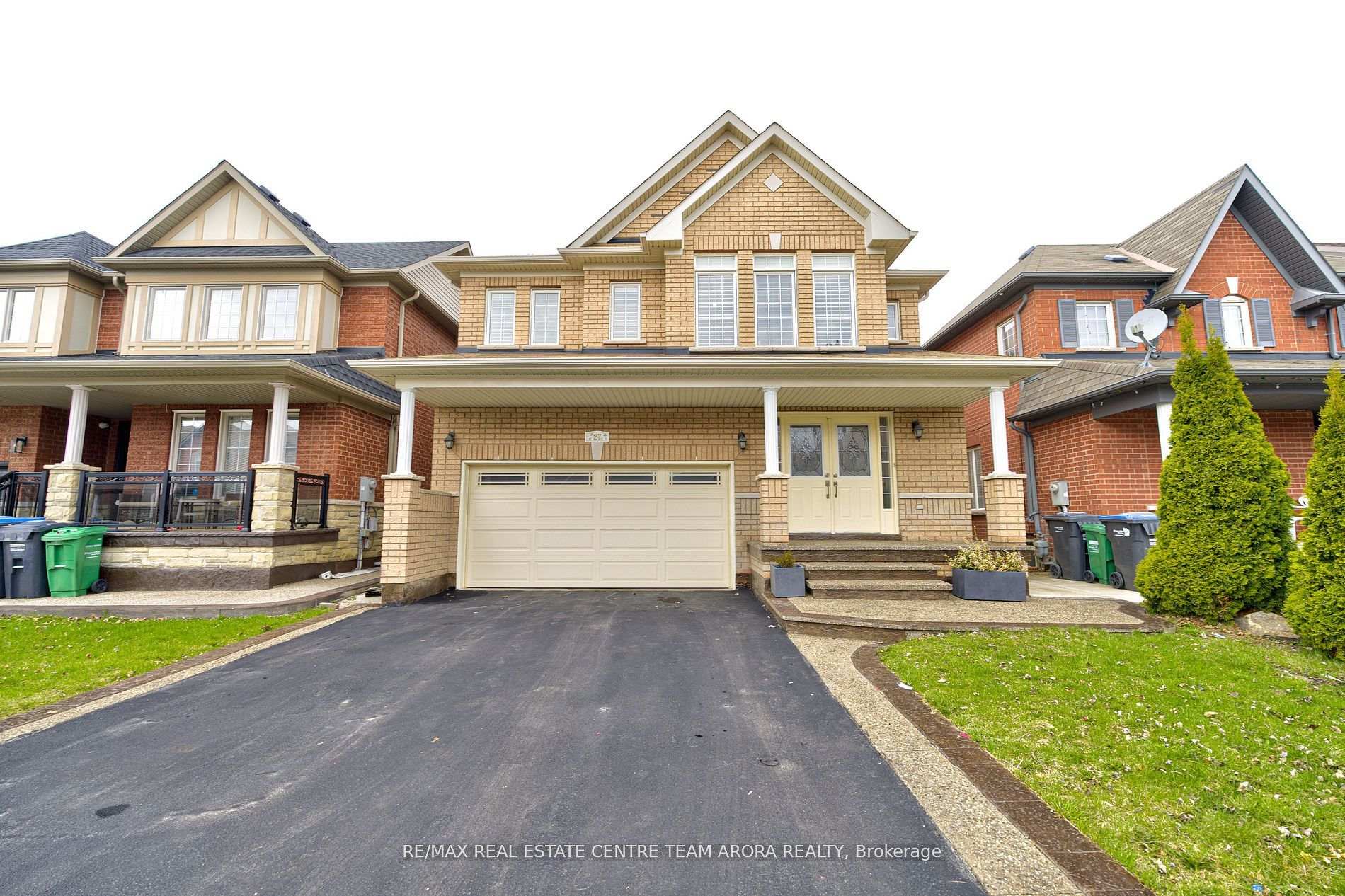 27 Beresford Crescent, Brampton, ON L6P 2M2
