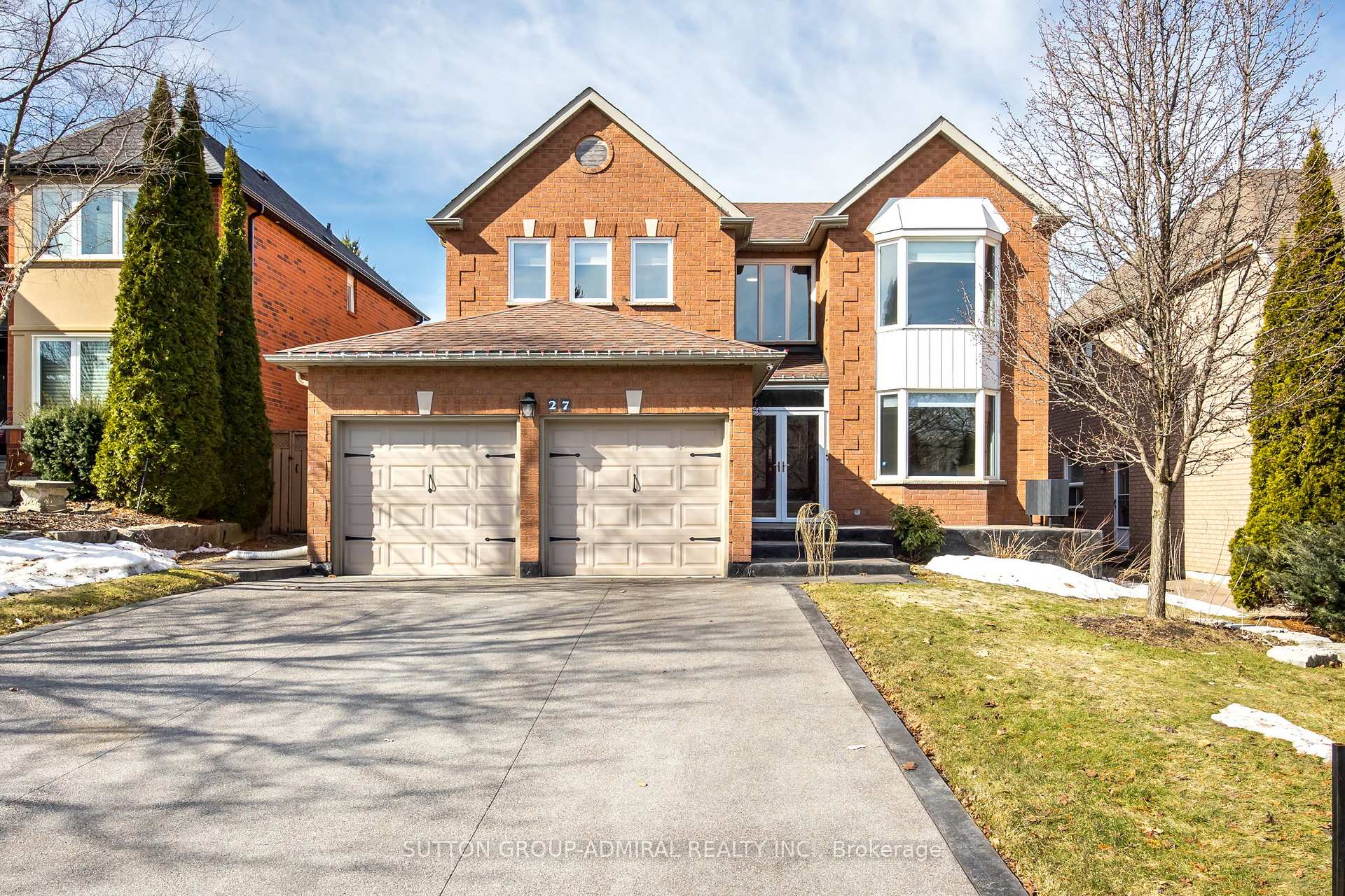 27 Brookeview Drive, Aurora, ON L4G 6N1