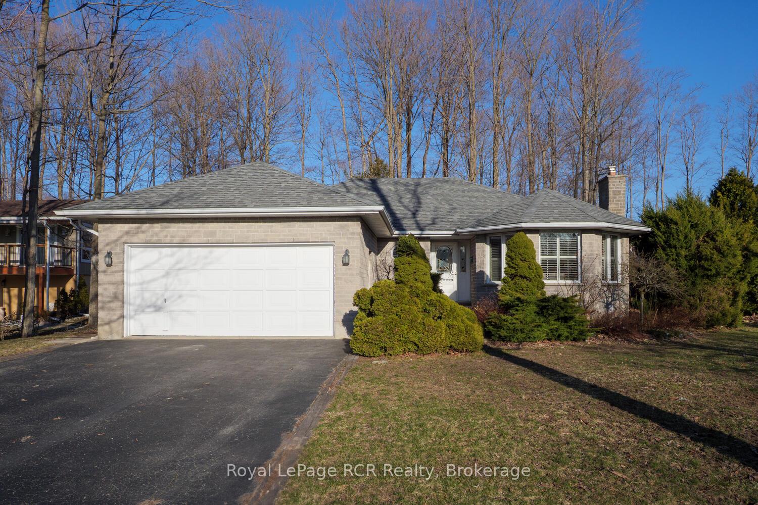 27 Carson Lake Crescent, South Bruce Peninsula, ON N0H 2G0