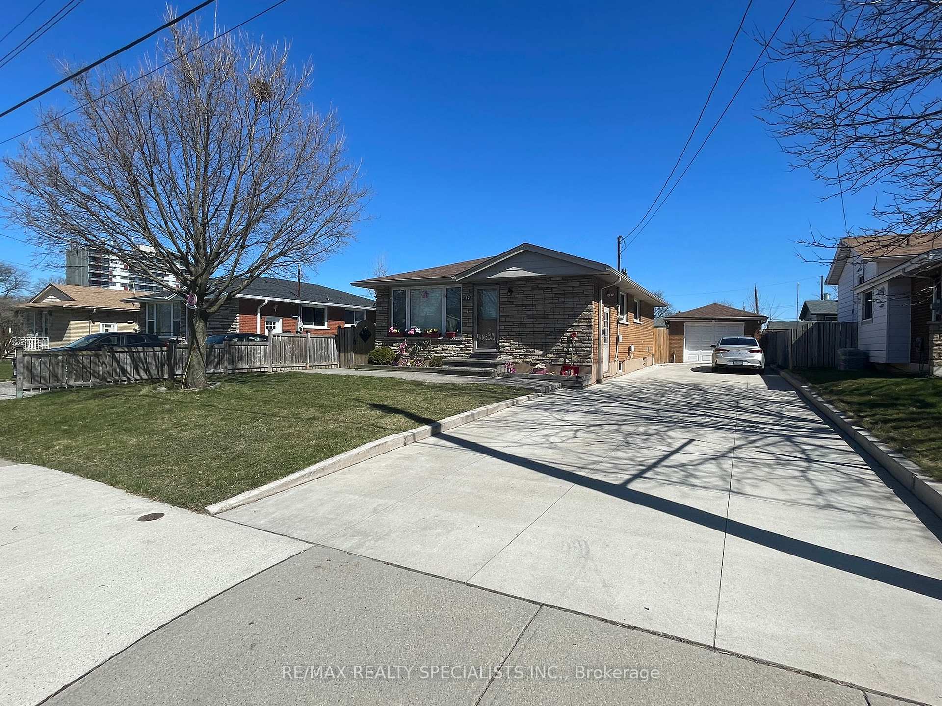BSMT - 27 Deerborn Drive, Hamilton, ON L8V 3K8