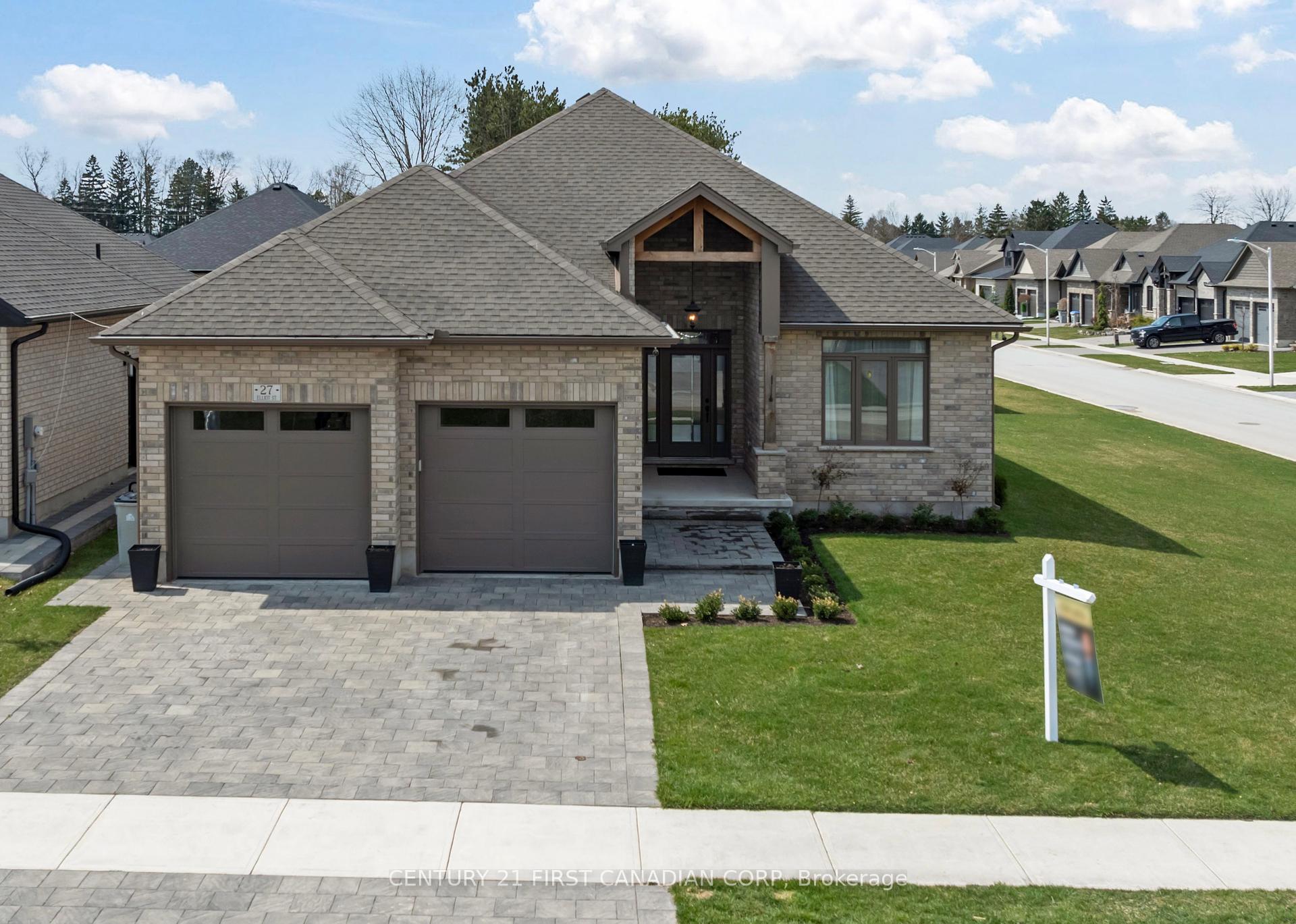 27 Elliot Street, Strathroy Caradoc, ON N7G 0H1