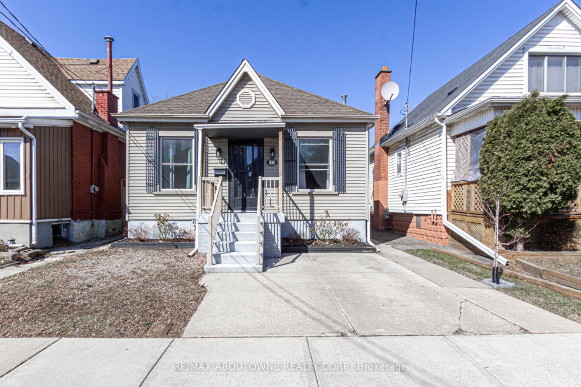 27 Fairview Avenue, Hamilton, ON L8L 7B5