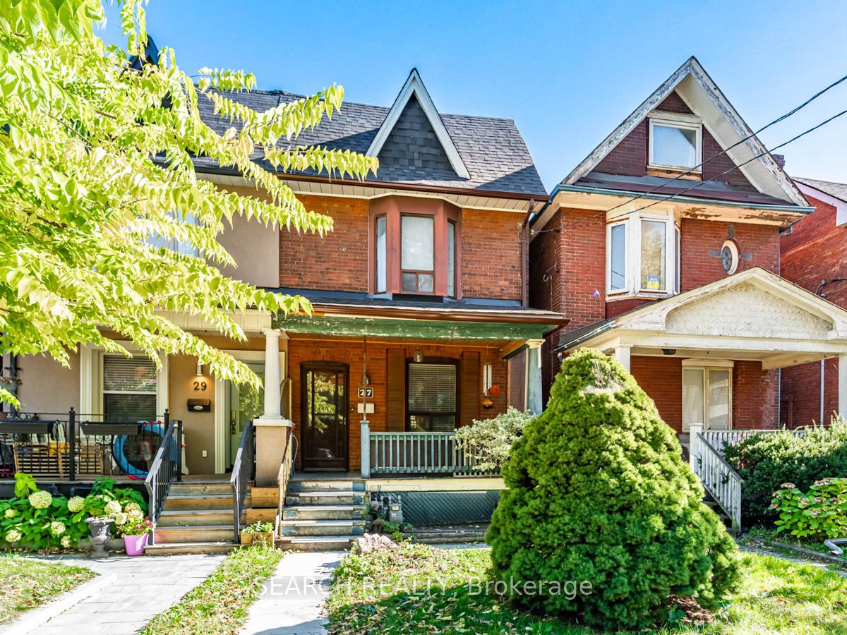 3 Rollins Place, Toronto, ON M9B 3Y4
