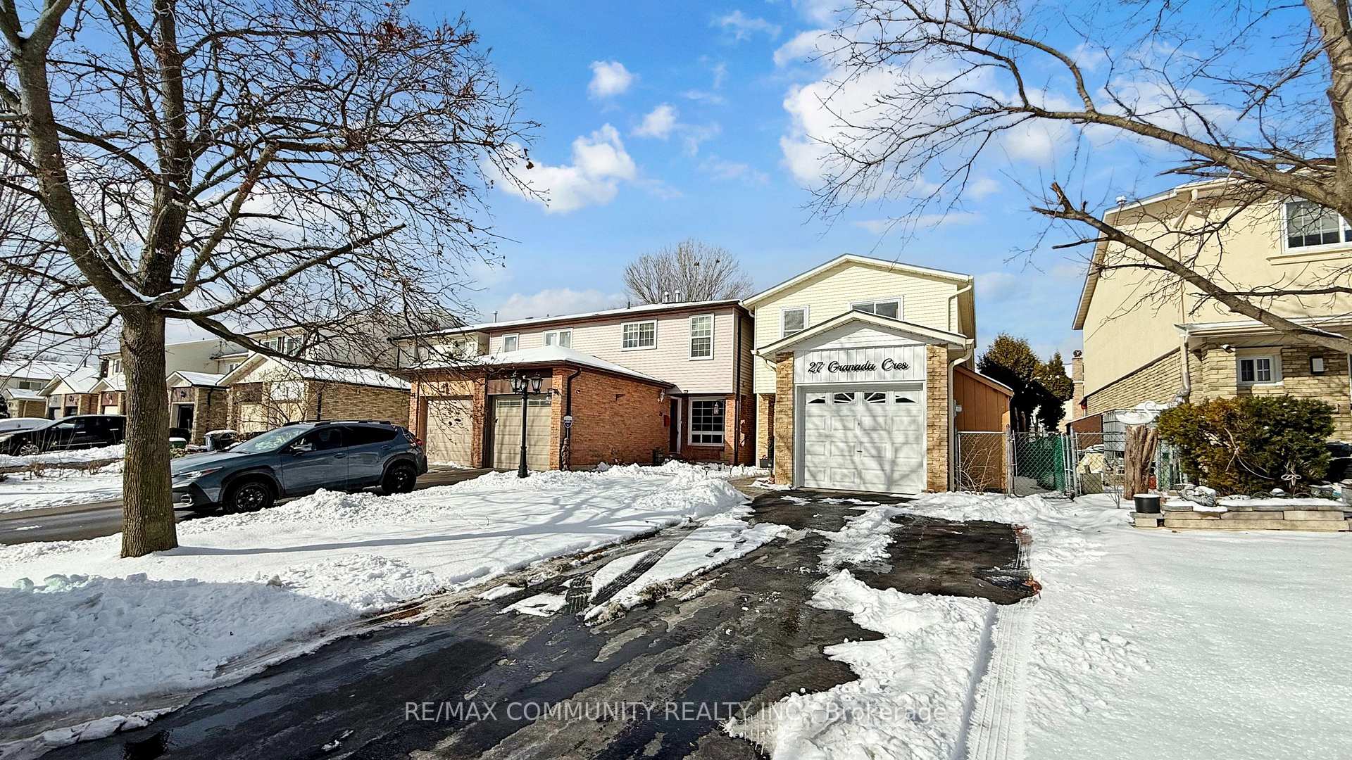 27 Granada Crescent, Toronto, ON M1B 2H6