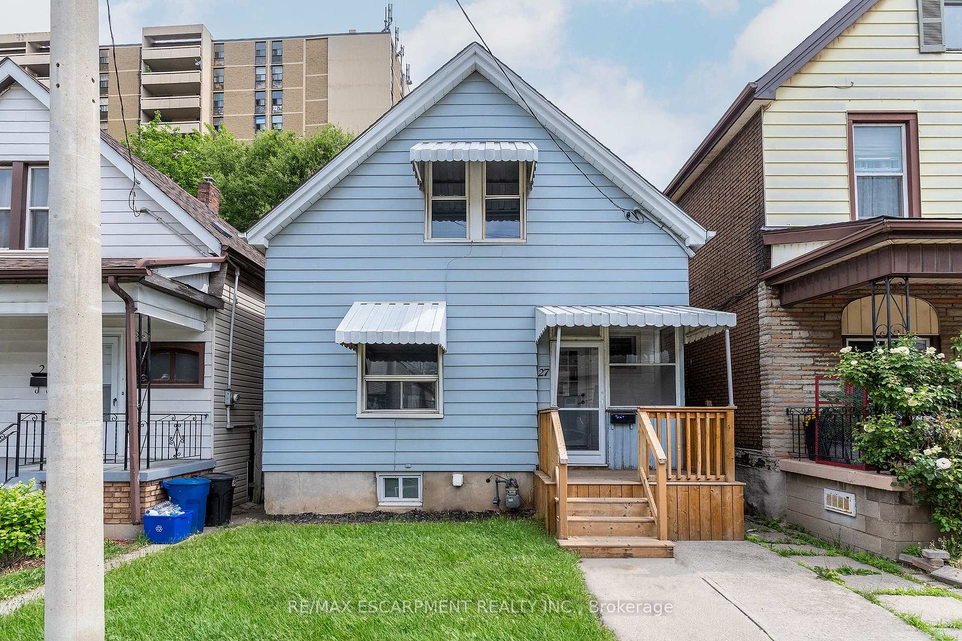27 Harvey Street, Hamilton, ON L8L 2L9