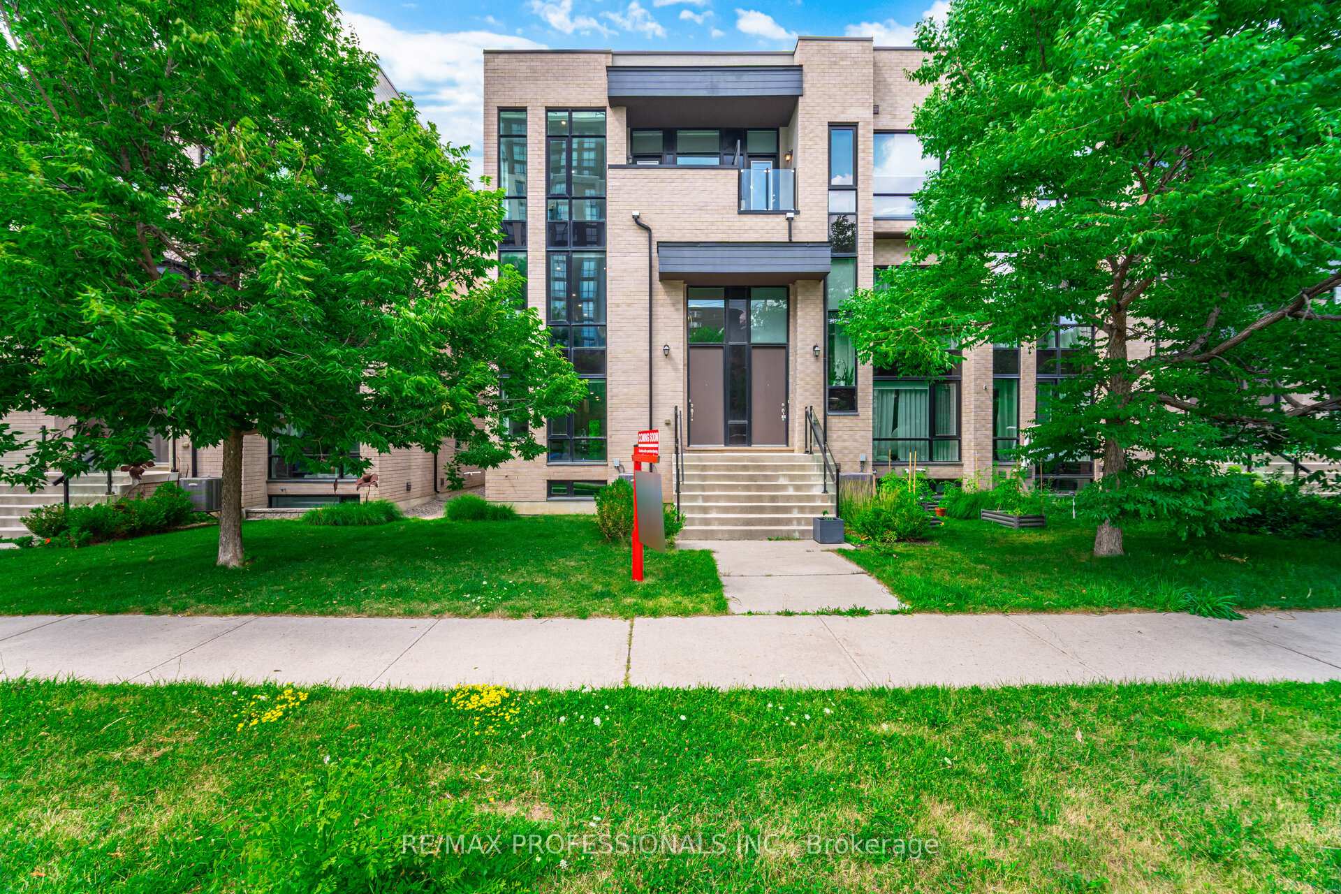 27 Pony Farm Drive, Toronto, ON M9R 0B3