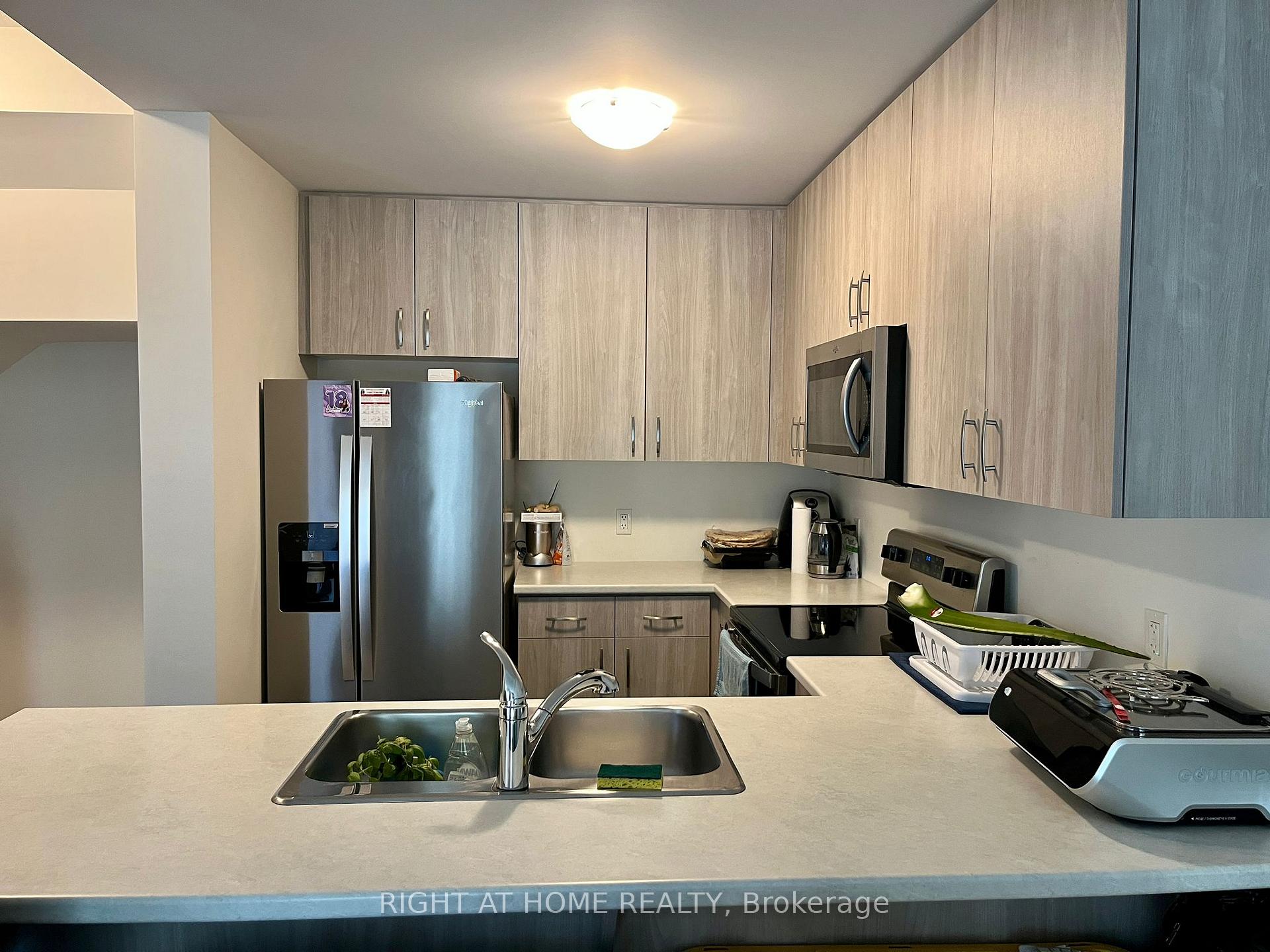 43 - 27 RACHEL Drive, Hamilton, ON L8E 0K6