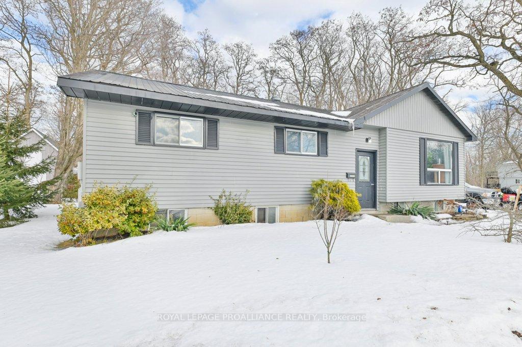 27 Thurlow Queen Street, Belleville, ON K0K 2V0