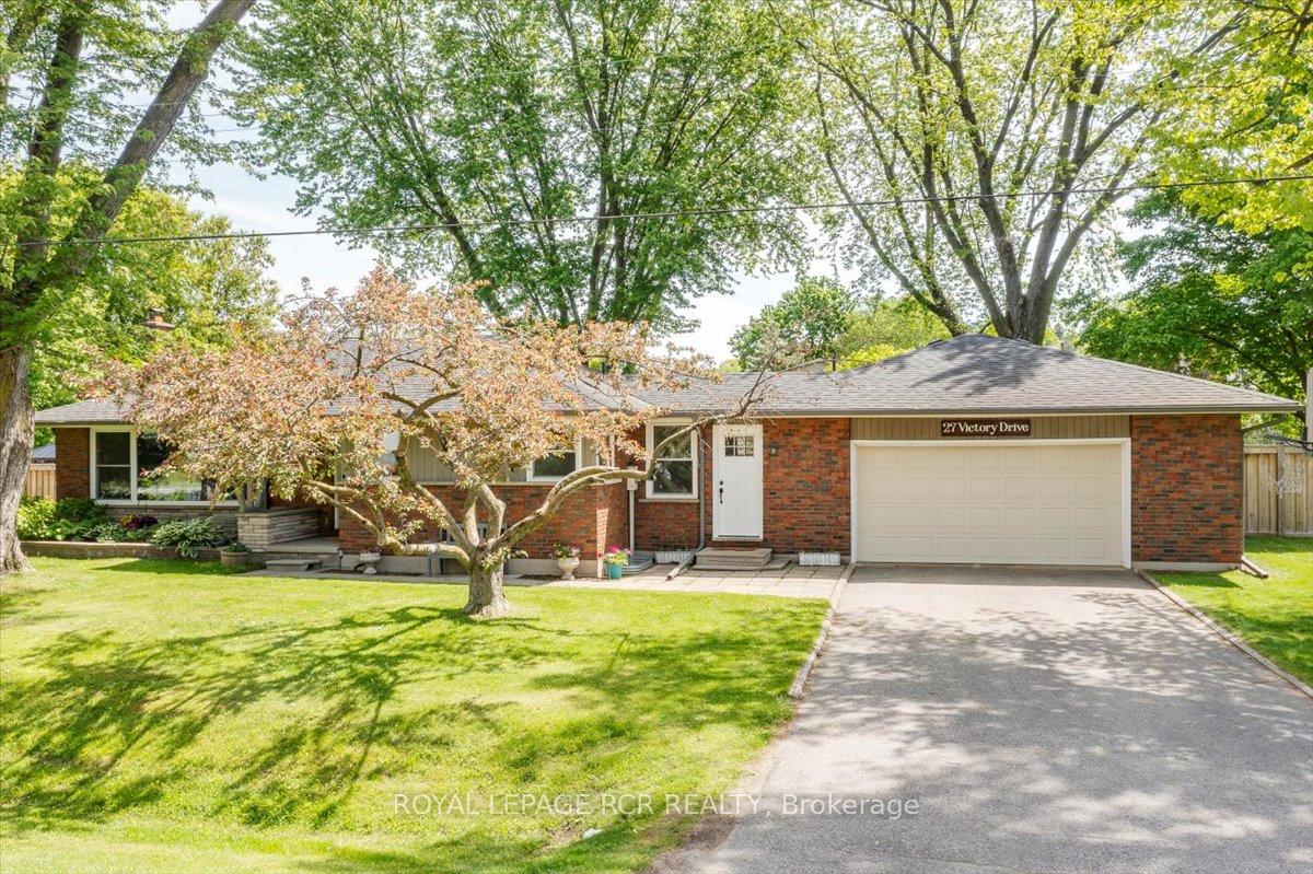 27 Victory Drive, East Gwillimbury, ON L0G 1M0
