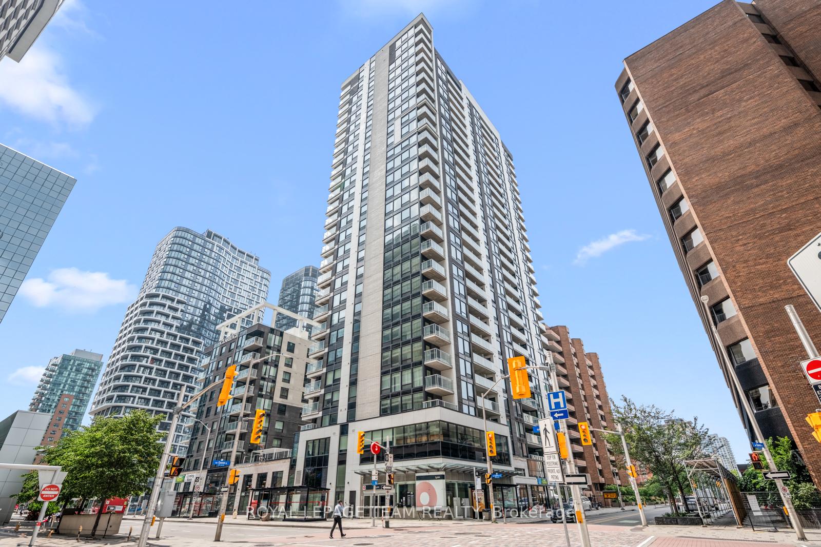 2704 - 340 Queen Street, Ottawa Centre, ON K1R 0G1