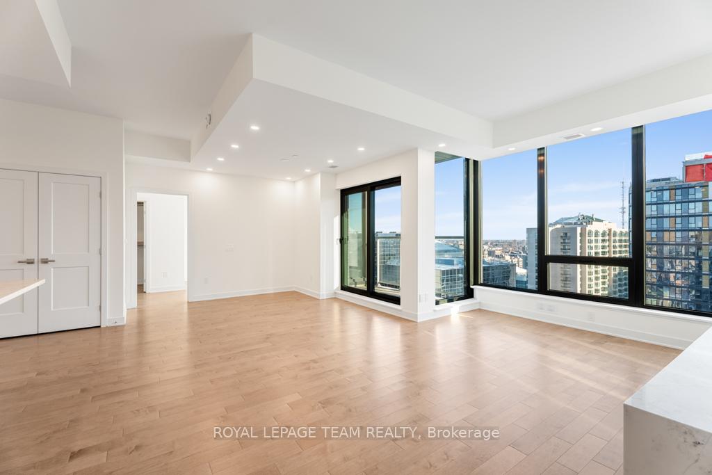 2705 - 340 Queen Street, Ottawa Centre, ON K1R 0G1
