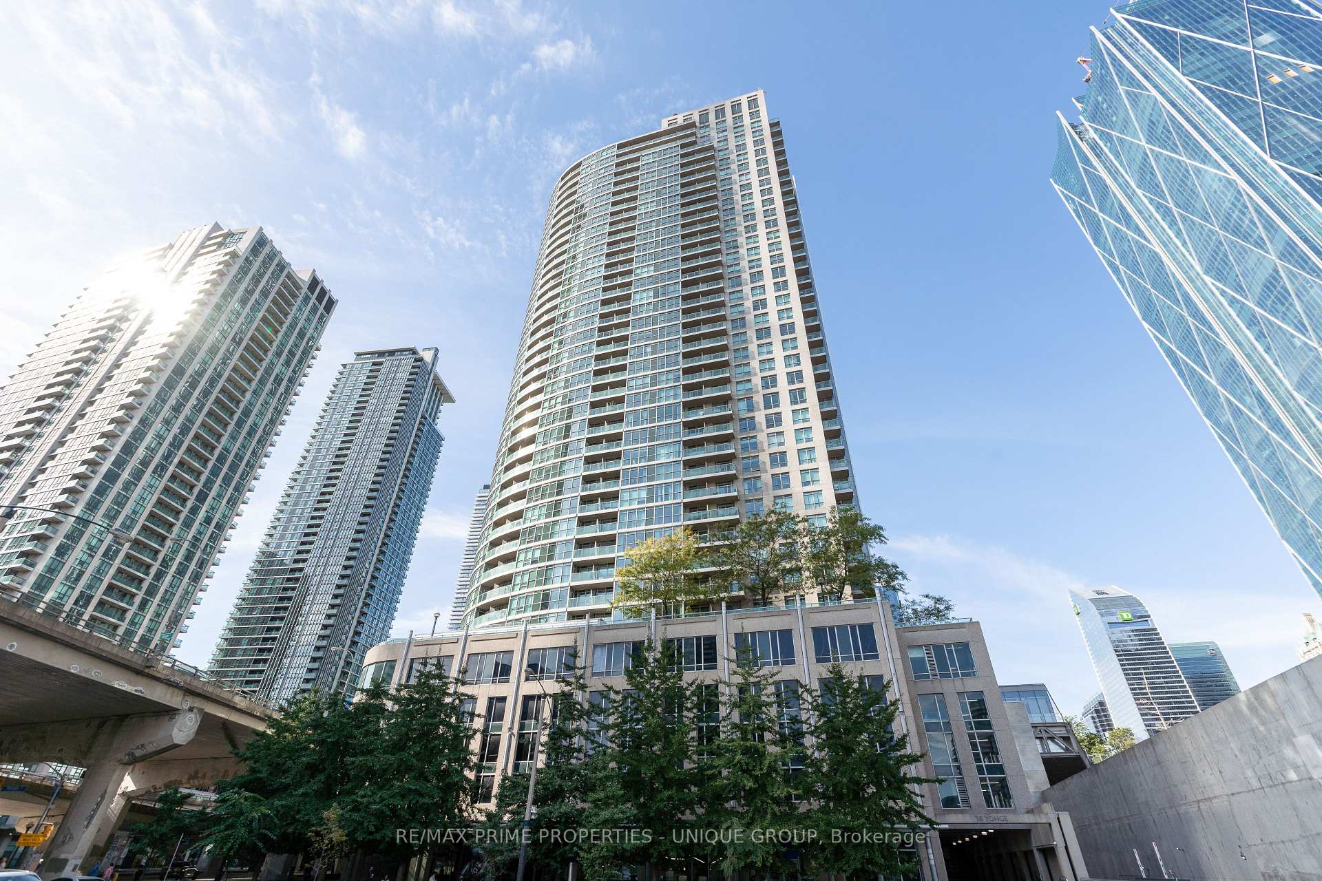 2706 - 18 Yonge Street, Toronto, ON M5E 1Z8