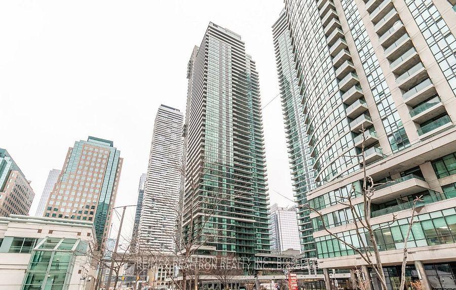 2707 - 33 Bay Street, Toronto, ON M5J 2Z3