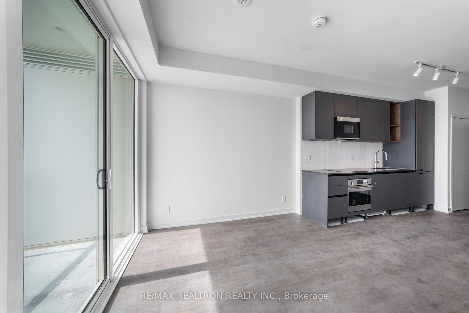2708 - 39 Mary Street, Barrie, ON L4N 1S9