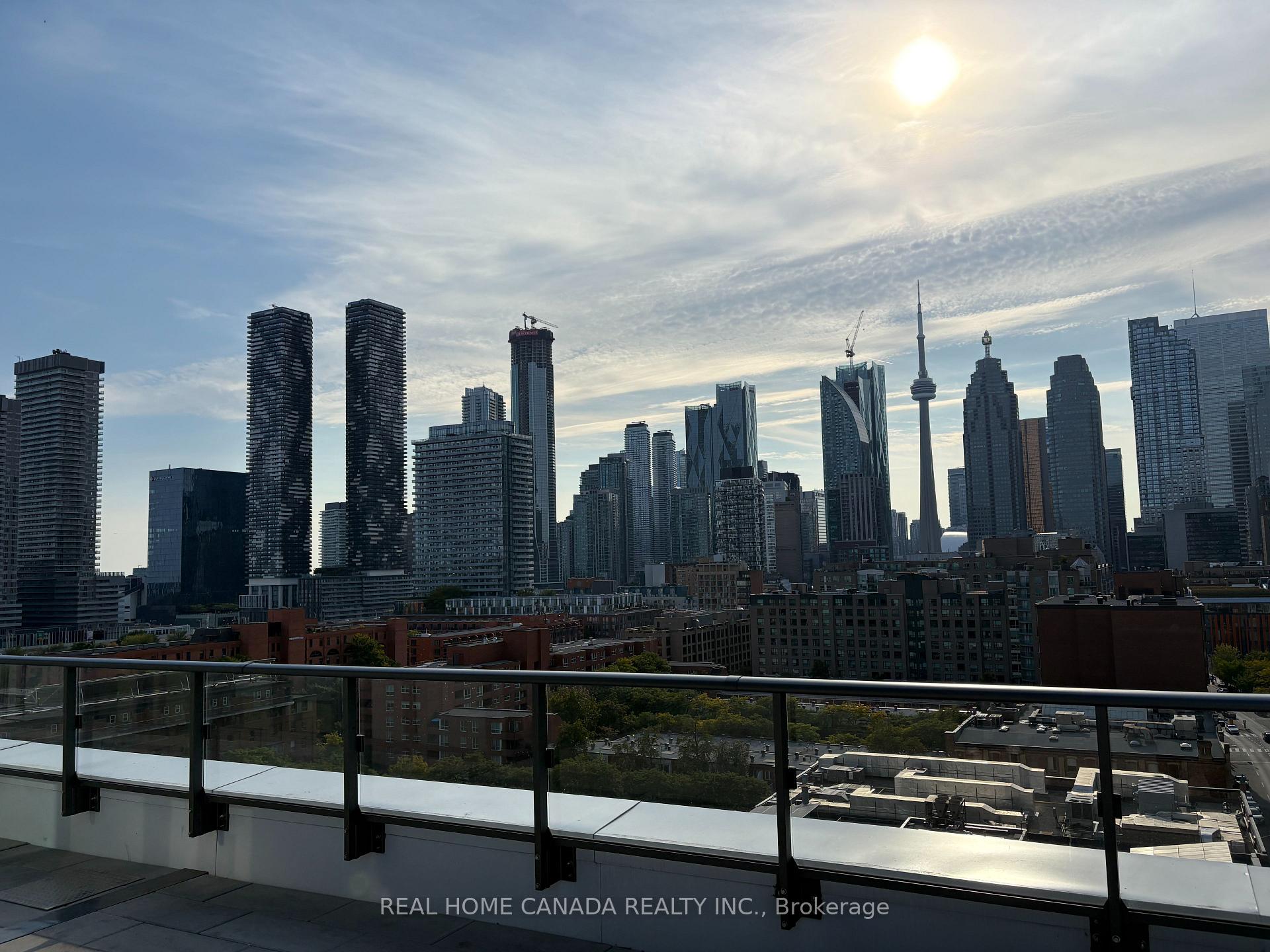 2709-2 - 70 Princess Street, Toronto, ON M5A 1Y4