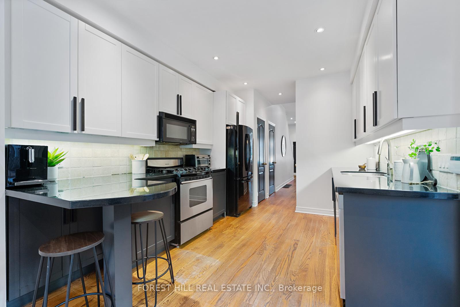 271 Major Street, Toronto, ON M5S 2L5