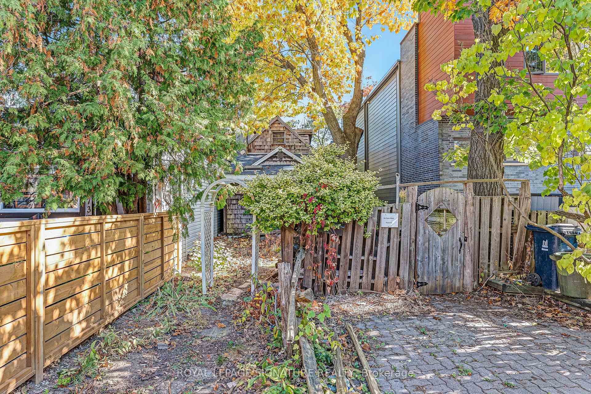 271 Victoria Park Avenue, Toronto, ON M4E 2S6