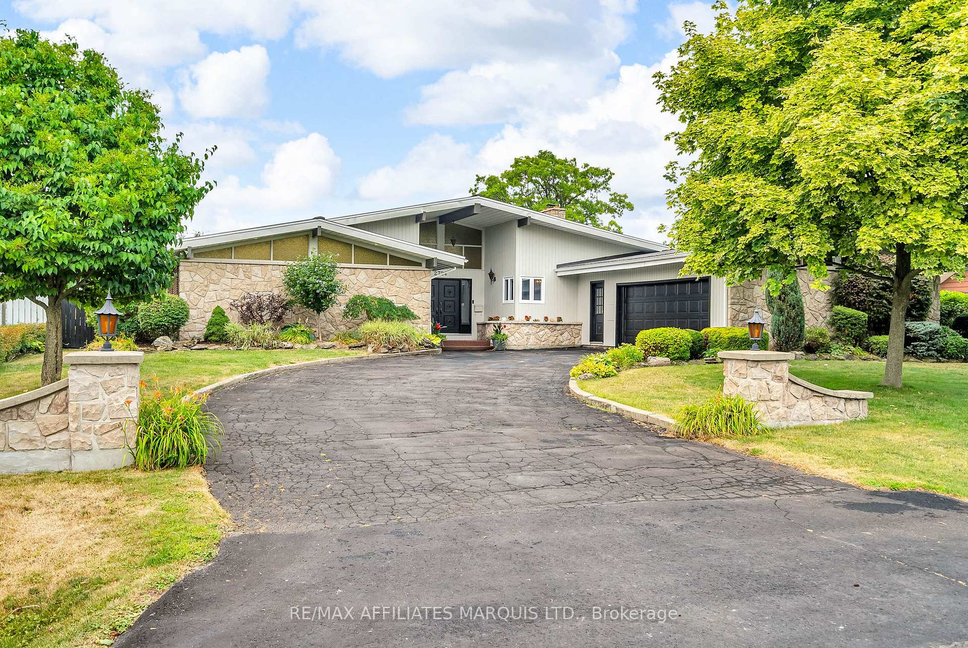 2724 Ross Avenue, Cornwall, ON K6K 1E5