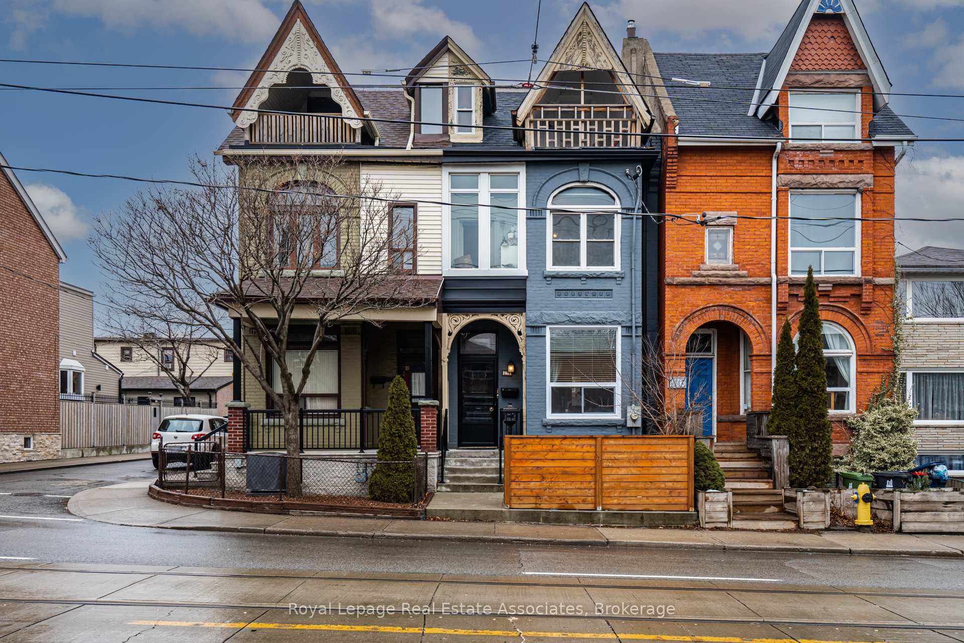 2 - 274 Ossington Avenue, Toronto, ON M6J 3A3