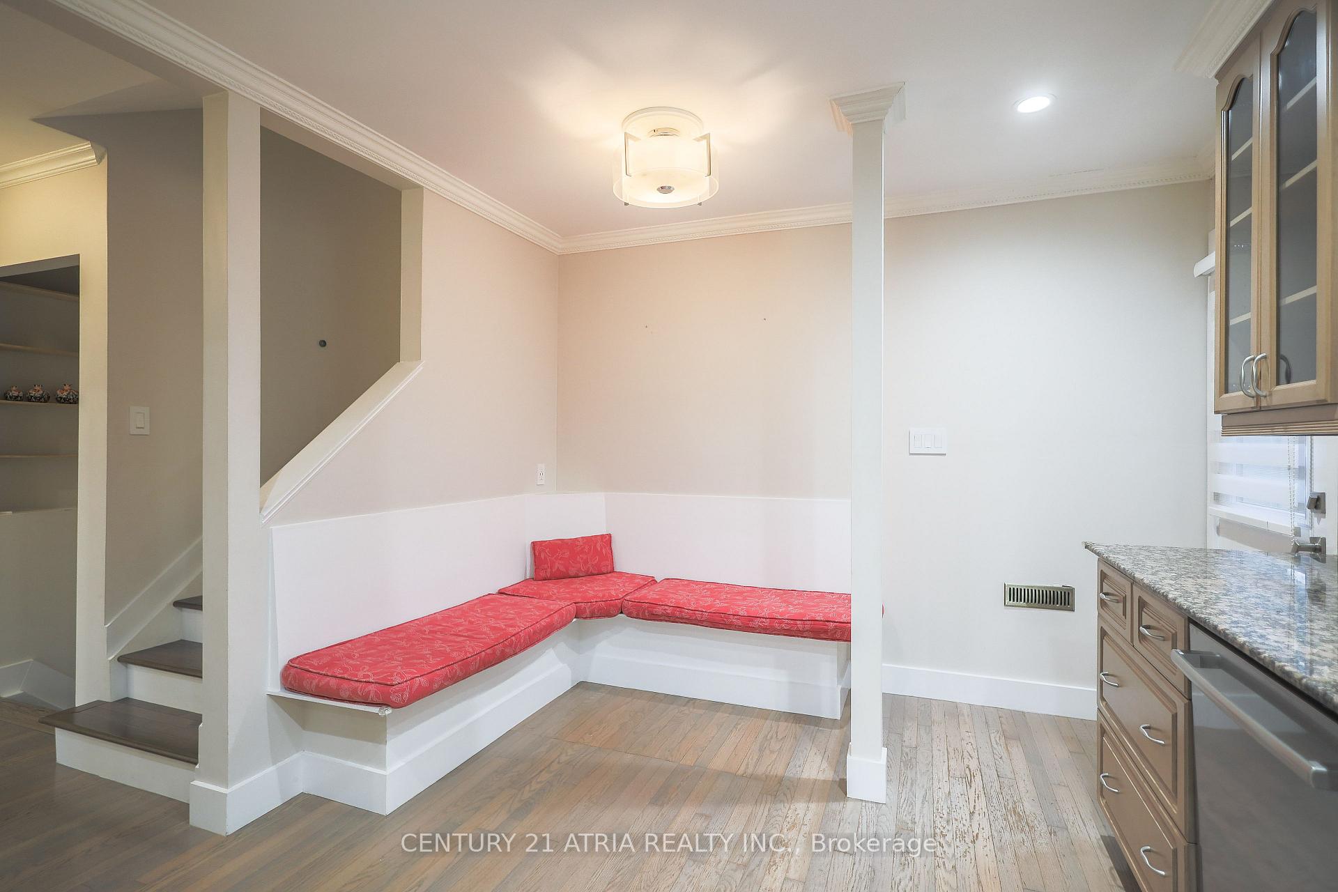 2750 Barnstone Crescent, Mississauga, ON L5K 2C1