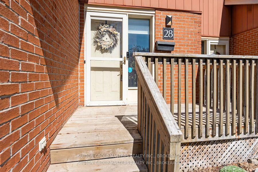 28 - 19 MacPherson Avenue W, Kingston, ON K7M 6W4