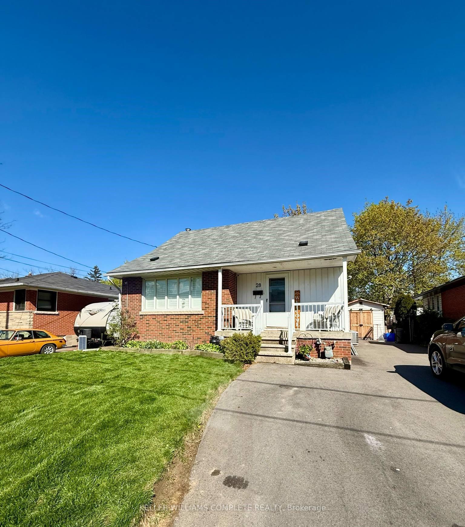 28 Bland Avenue, Hamilton, ON L8G 3R1