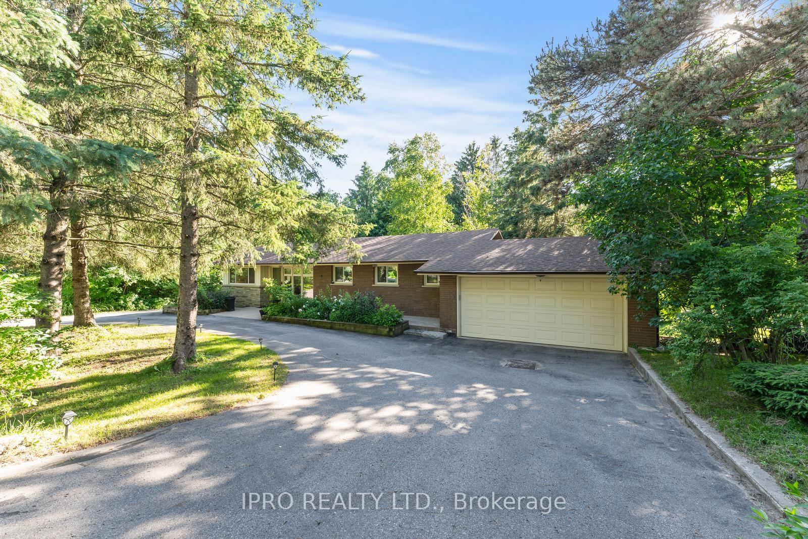 28 Charles Street, King, ON L7B 1J7