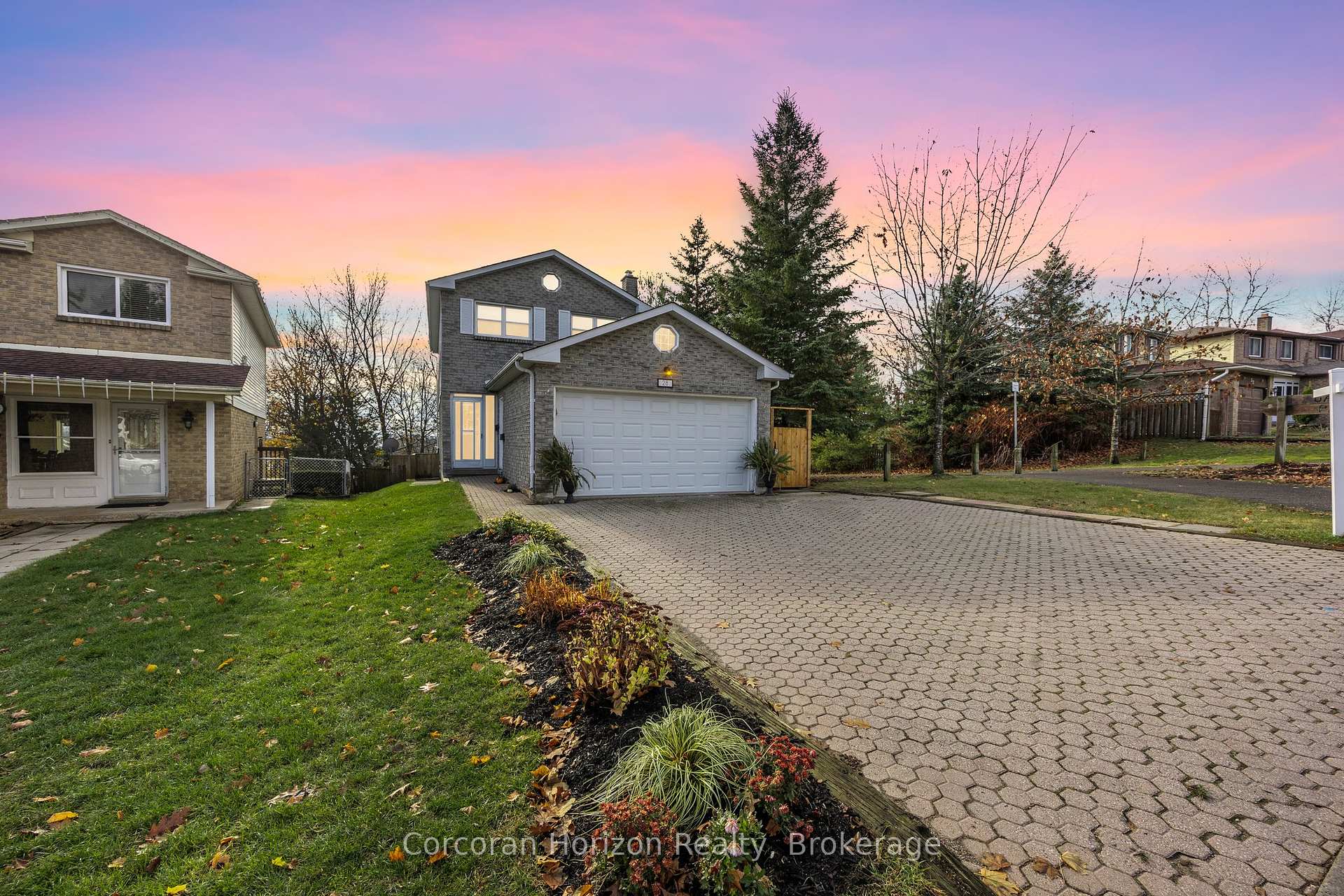 28 Fox Run, Barrie, ON L4N 5L5