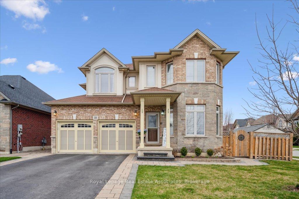 28 Greti Drive, Hamilton, ON L9B 0C9